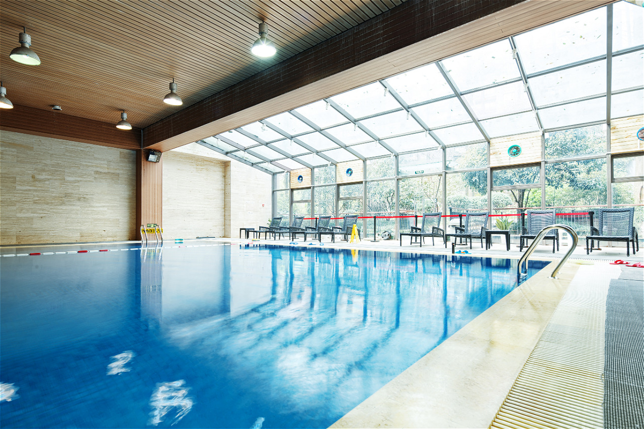 Chlorination and UV disinfection of swimming pools - UVL